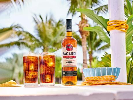 Spiced Rum & Cola Cocktail Recipe | How to make a Spiced Rum & Cola ...