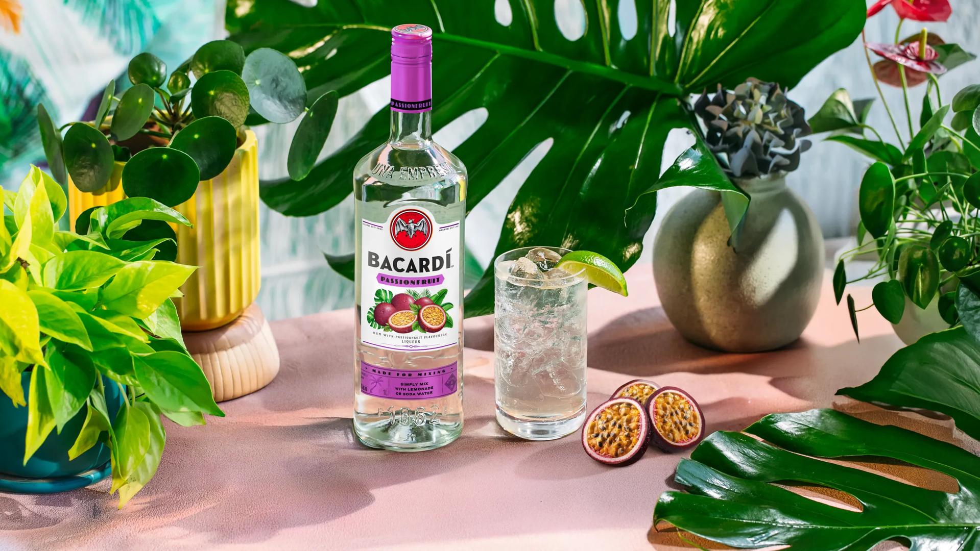 BACARDÍ Passionfruit & Soda Cocktail Recipe | How to make a BACARDÍ Passionfruit & Soda | BACARDÍ DE